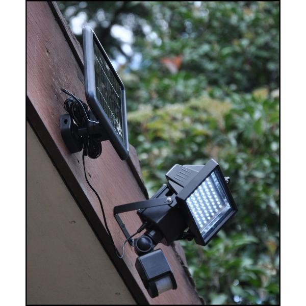 Napelemes, mozgásérzékelős LED reflektor - graciashop Napelemes, mozgásérzékelős LED reflektor - graciashop